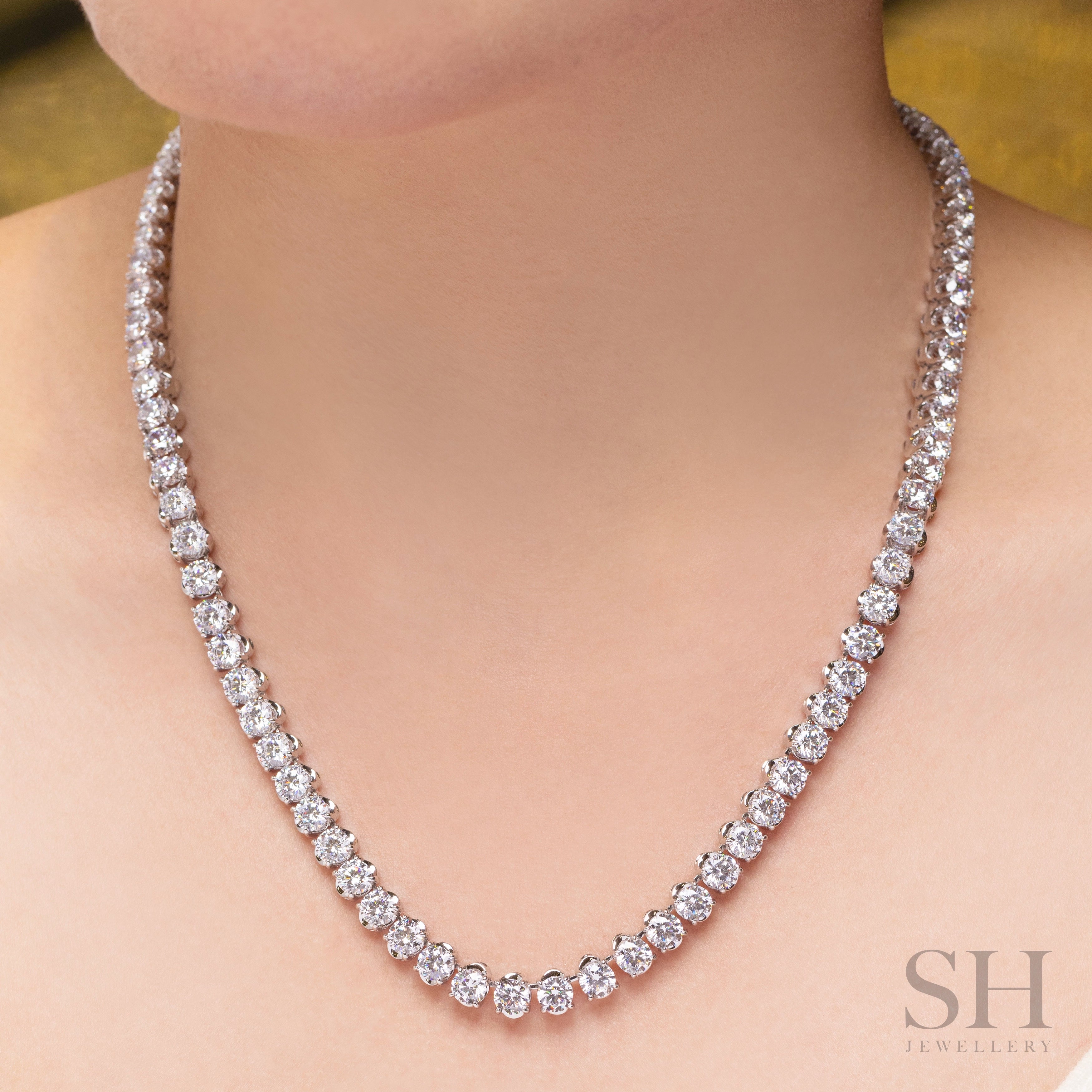 Corona Graduating Diamond Tennis Necklace (32.66ct TW) (46cm/17.7in ...