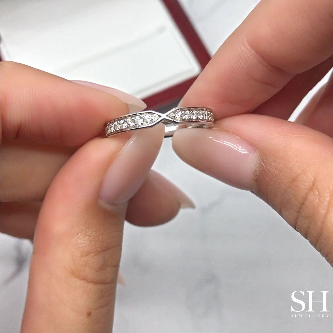 Medium width pinched centre grain set band | SH Jewellery