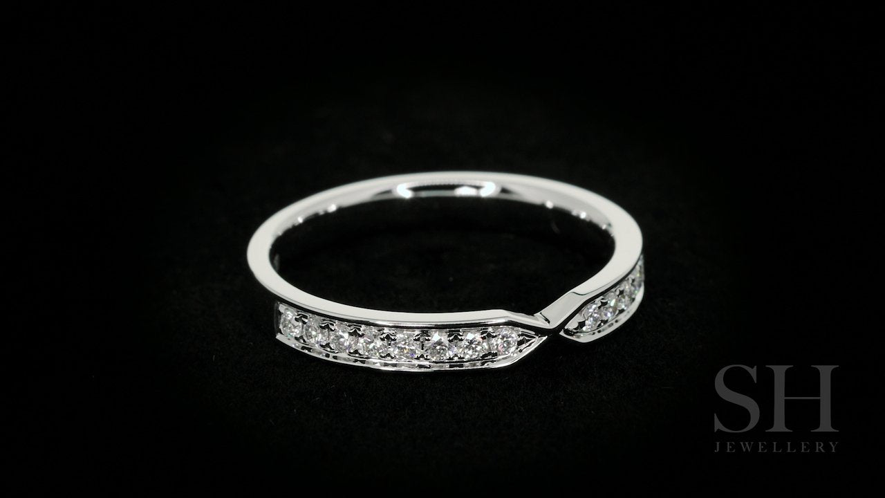 Medium width pinched centre grain set band | SH Jewellery